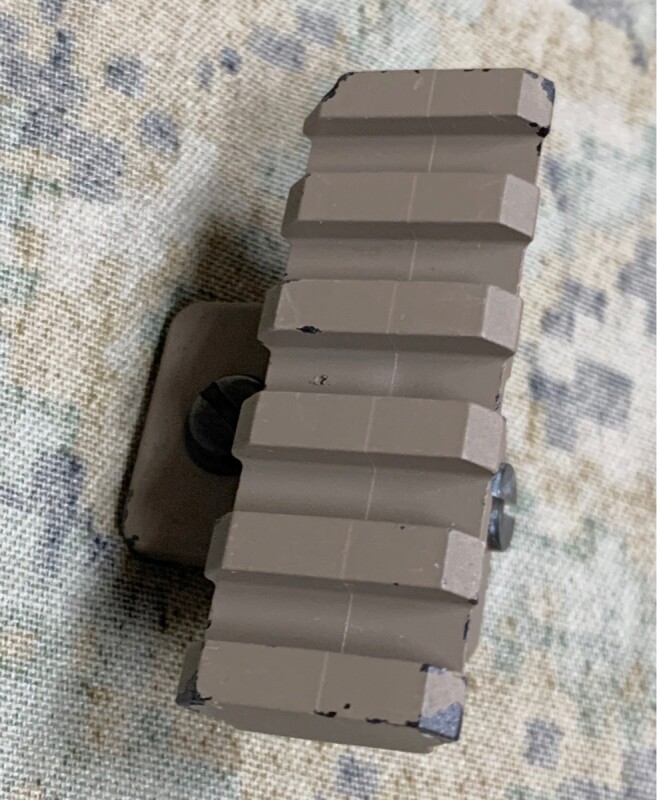 米軍実物 AN/PSQ-18A レーザーサイト 20mmブラケットパーツ ARMS